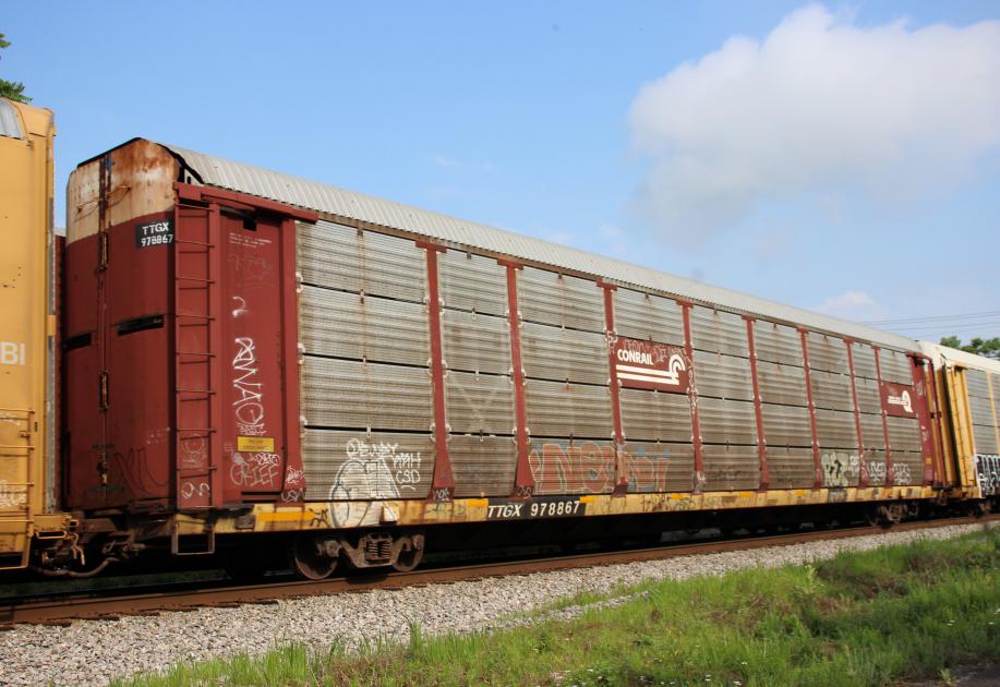 TTGX 978867-Rack class ML2L | Conrail Photo Archive